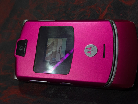 Motorola razrV3 раскладушка (нужна регистрация IMEI)