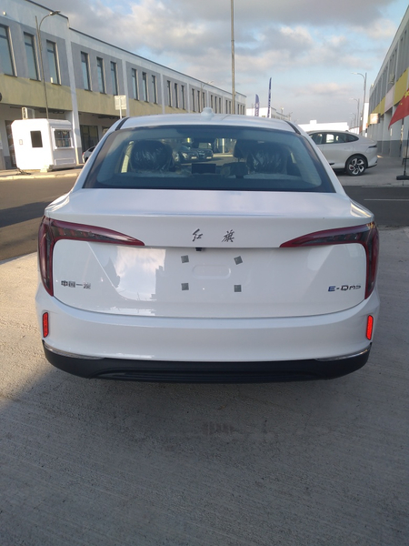 Hongqi Ev-5 500 km