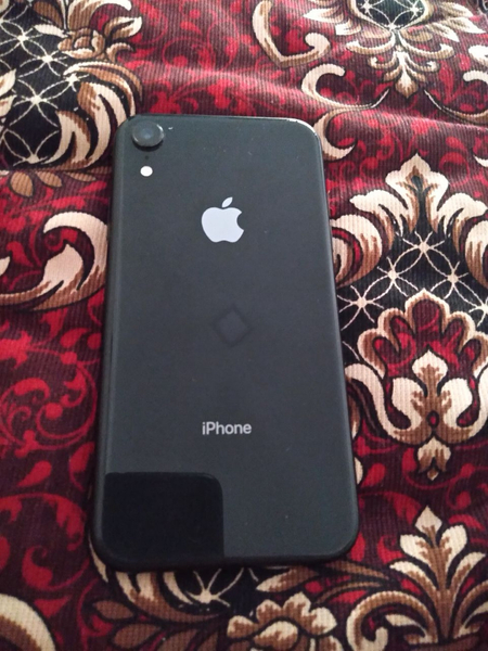 Iphone xr yaxshi holatda