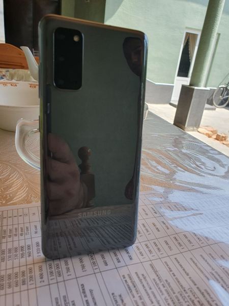 Продаётся самсунг  с20 евро