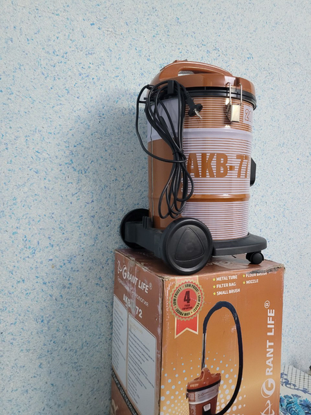 Пылесос АКВ-772   21л