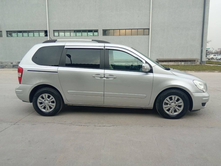 Kia karnival 2013 yil