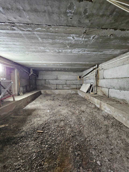 1 xonali 45m² 1-qavat uy sotiladi