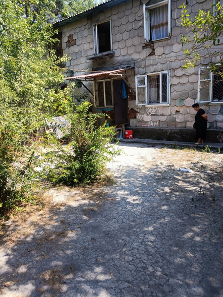 33.000уе. Спутник 8. Выход в город 2 х ком. санузел раздельный Огород