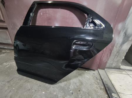 Cobalt orqa oldi shopir tarap eshik kapot sotiladi xammasi bitada 2 ml