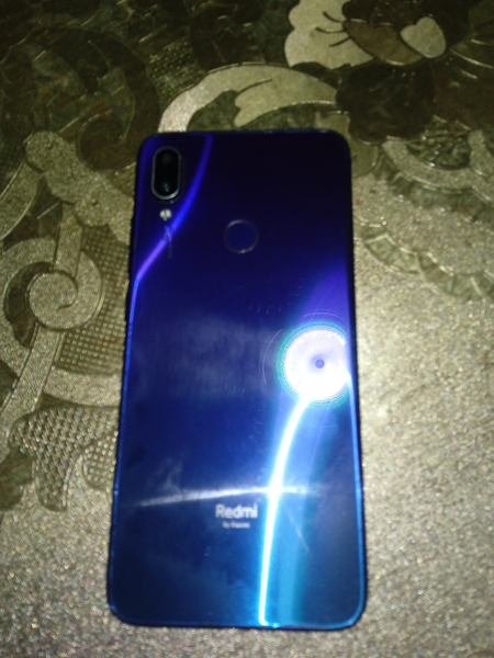 Redmi Not 7 pro.  xotira 128. Atpichatka ishlaydi. Tel idal
