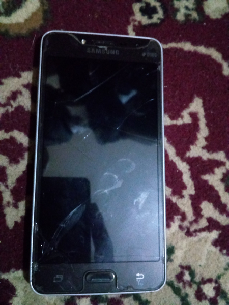 Samsung j2 2 ta sim ishlaydi juda ajoyib telfon