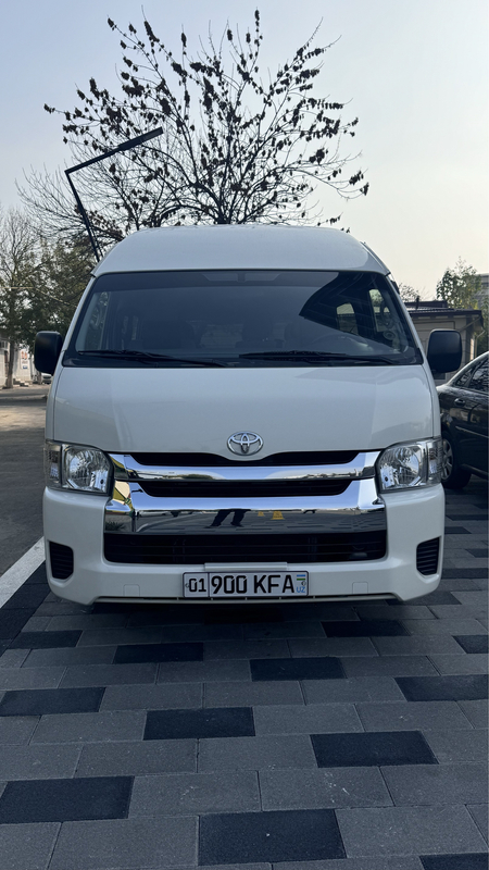 Tayota Hiace 43.000 probek
