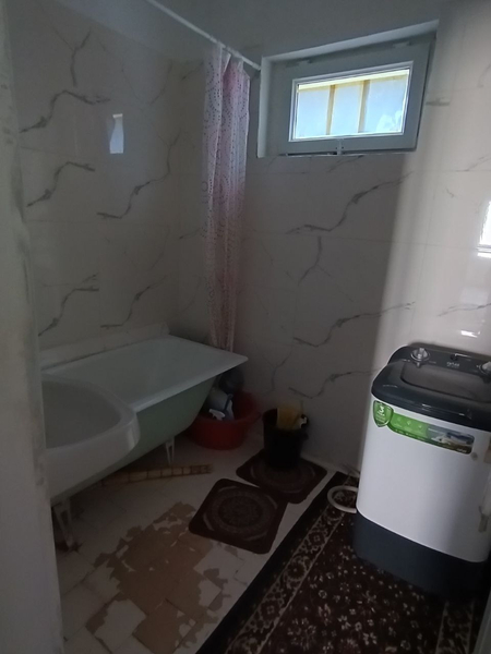 Чилонзар метро. Касбинони оркасида ц квартала ижарага оилага 2 хоналик