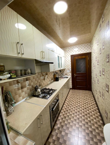 На 8 квартале Чиланзарского района продается квартира. 4/3/4