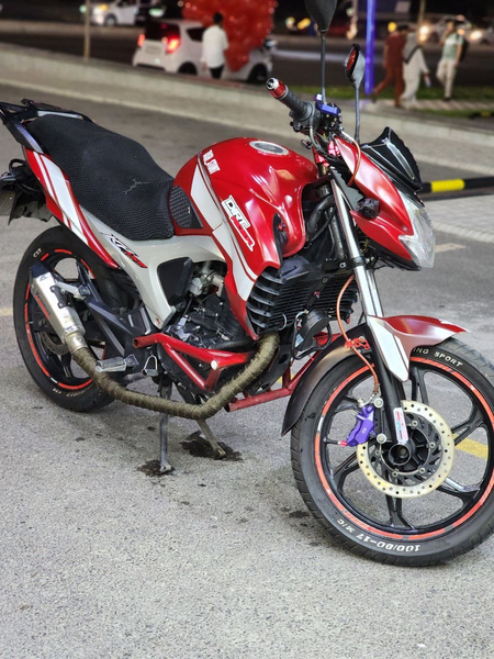 Moto suzuki sotiladi
