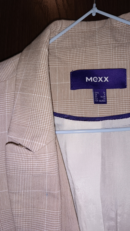 Пиджак брюки в отличном состоянии. MEXX