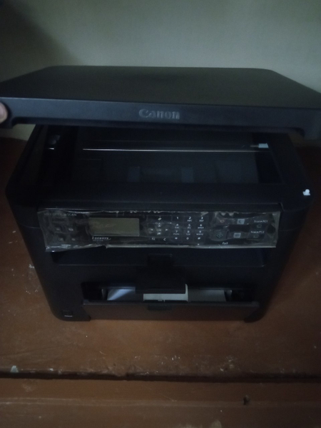 Printer mf212w sotiladi