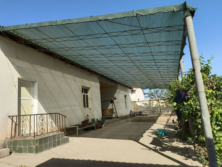Hovli joy sotiladi