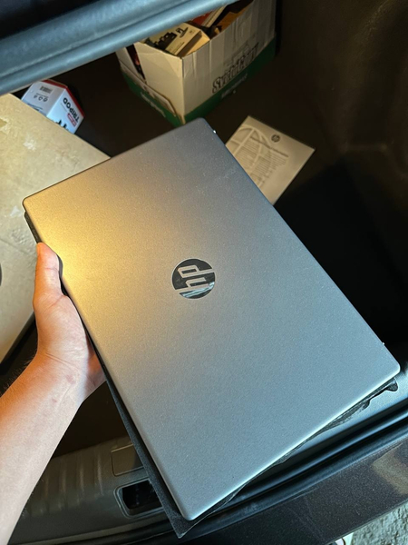 Ноутбук  HP новый  не разу не пользовались