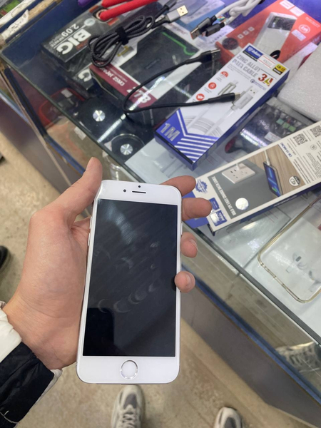 Iphone 6G 16G sotiladi