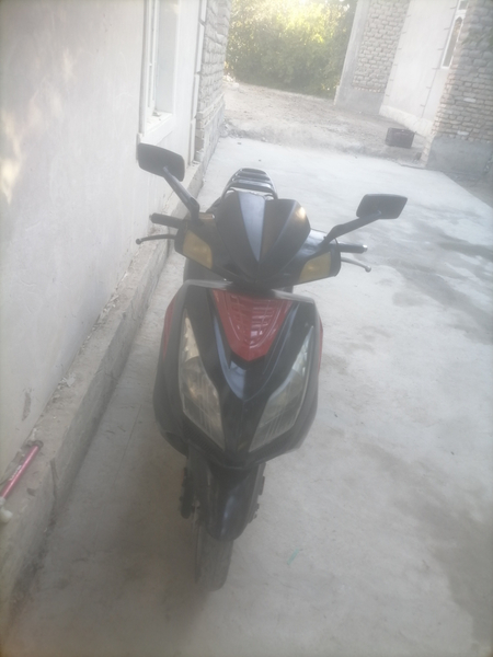 Skuter 80 kub Holati Yaxshi Yanngidek Turipdi