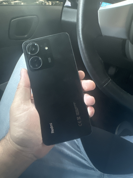 Redmi13c 4-128 ideal xolatda karopka dakumet bor
