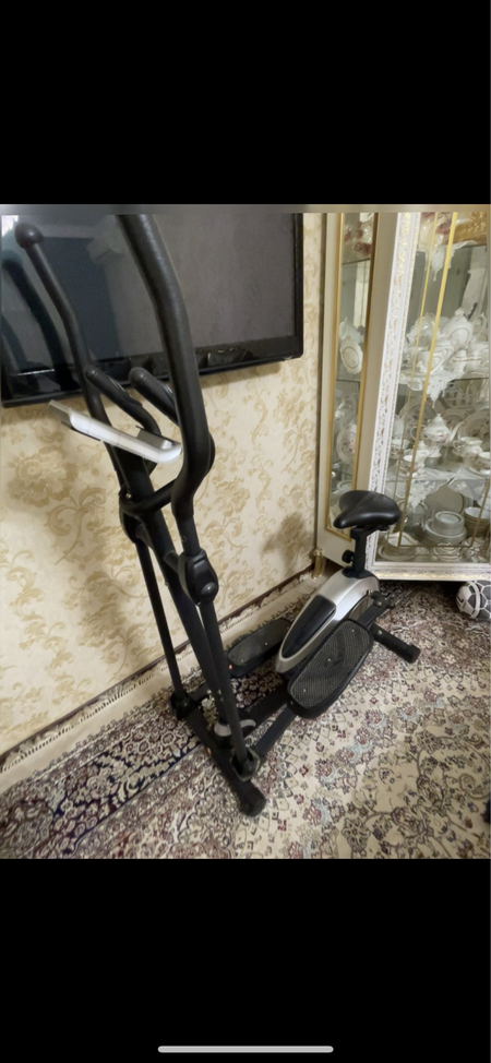 Srochni velotrenajor sotiladi!