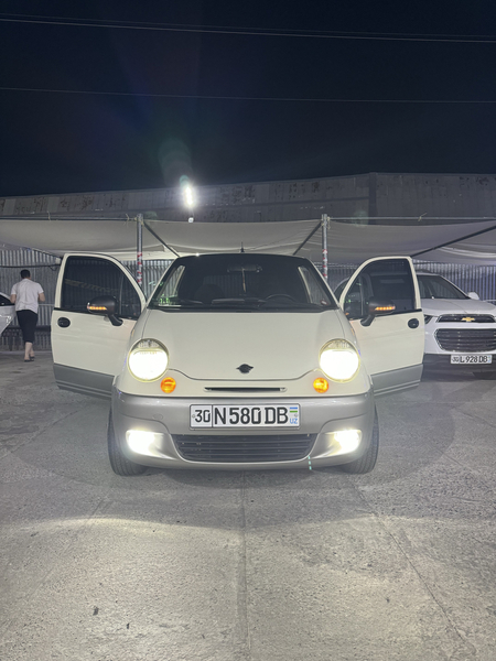 Matiz aftomobil sotiladi