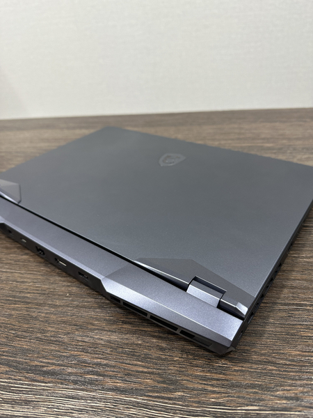 игровой i7 ноутбук MSI GE66 Raider, подсветка клавиатуры