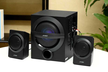 продам новый F&D A140X/USB/Bluetooth/Sd card/AUX/37 ватт/Подсветка