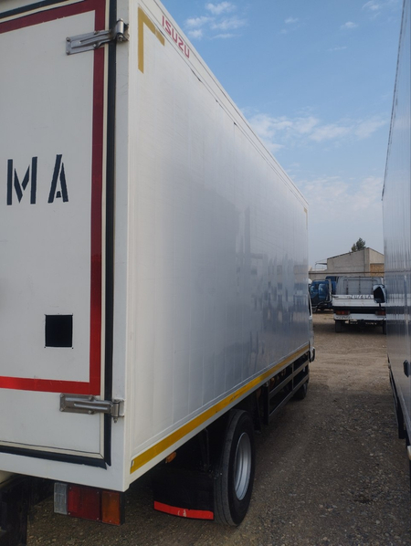 Isuzu nqr pl  2015