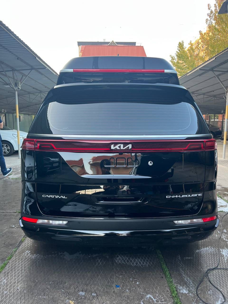 Продается в рассрочку Kia Carnival HI-Limousine