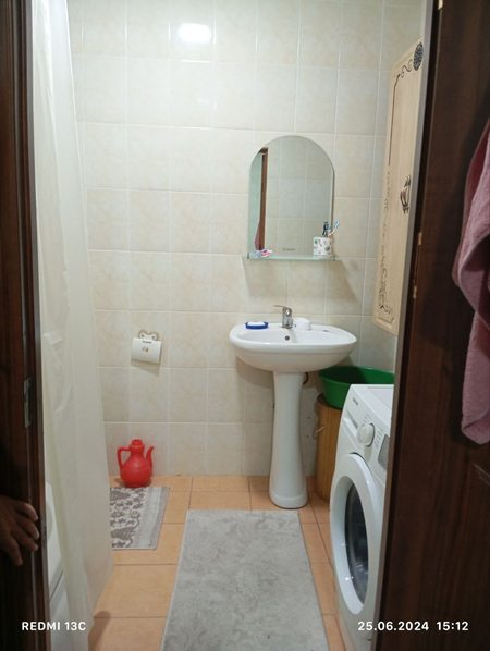Продаётся квартира 1/5/5 на улице Нурафшон Алмазарского района