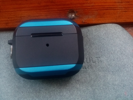 Japan Transformer -Airpods Pro3Case Sotiladi 90,000Sum