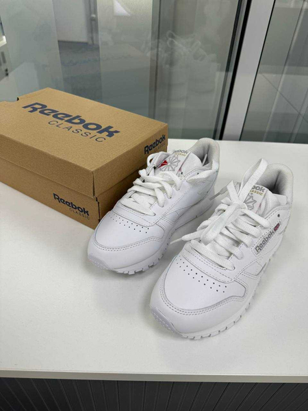 Reebok кроссовки белые (оригинал). Размер 35 евро