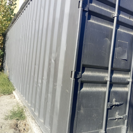 Container  sotiladi