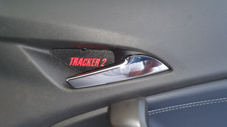 Tracker 2 заглушка на двери