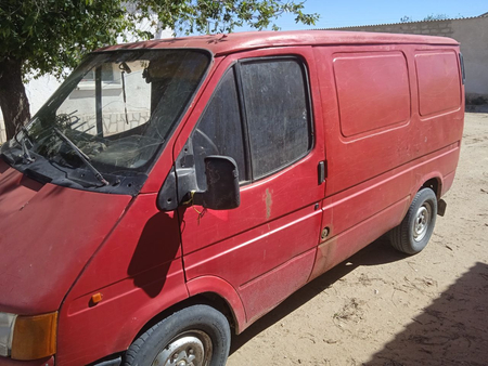Ford transit sotiladi