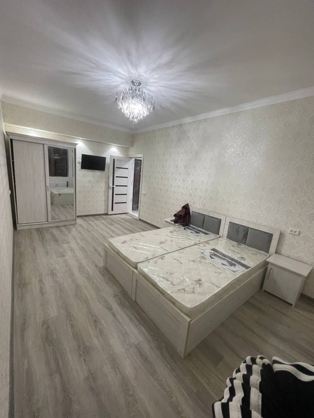Срочно продаётся 1-комнатная на 6м этаже с лифтом. Евроремонт.