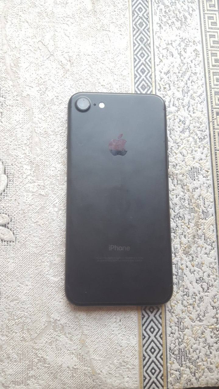 iPhone 7    32gb