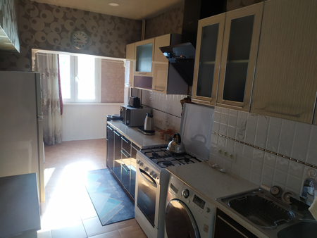 Сдаю квартиру (76 КВ.)