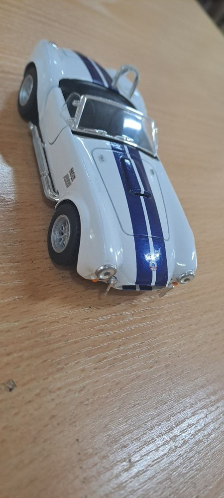 Игрушечная металическая машинка FORD COBRA