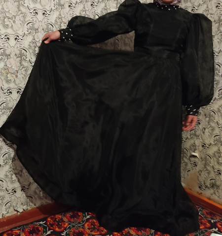 Vecherniy koʻylak sotiladi