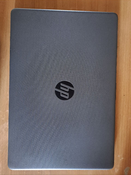 HP  laptop. Rison sotiladi