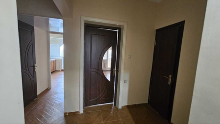 Срочно!Продаю 3-комн. квартиру с отдельным санузлом в Дархане.(J3835)