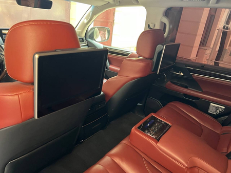 Lexus LX 570 White