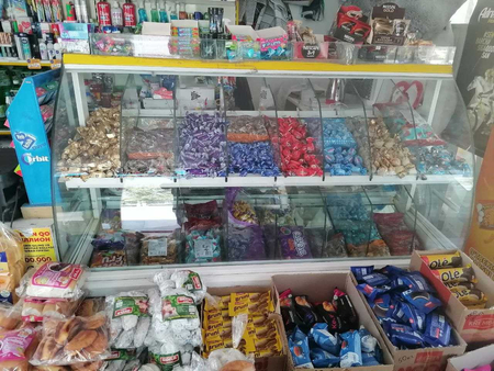 Конфетница витрина сотилади