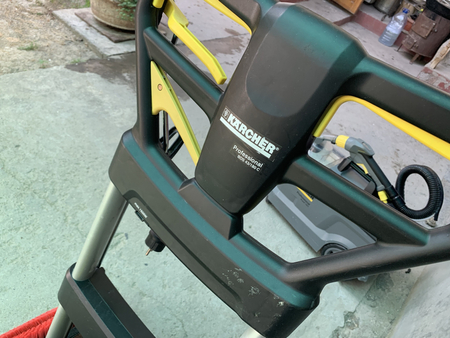 Продается профессиональная поломоечная машина KARCHER BDS 43/180 C