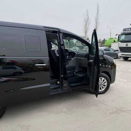 JAC M4 9 kishilish Minevini avtomat varyanti  nalichida bor. B prava