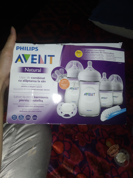 Набор бутылок от Philips Avent + 2 соски Bibs + держатель для соски