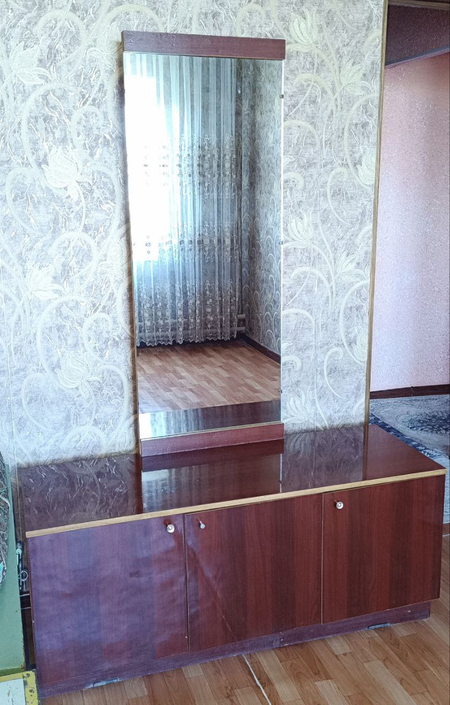 Трюмо в хорошем состоянии