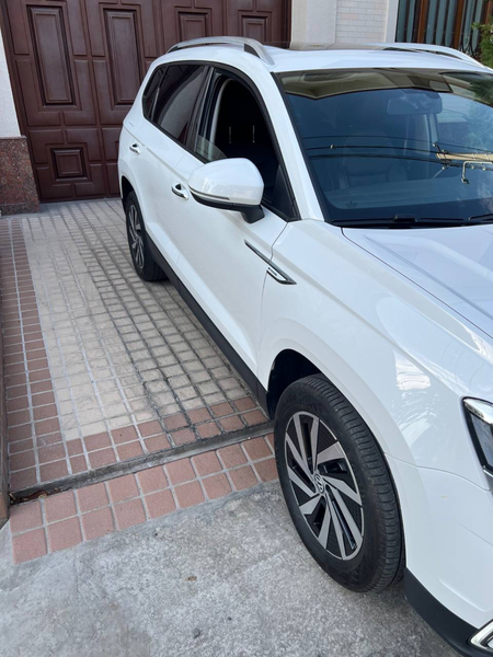 Volkswagen E Tharu