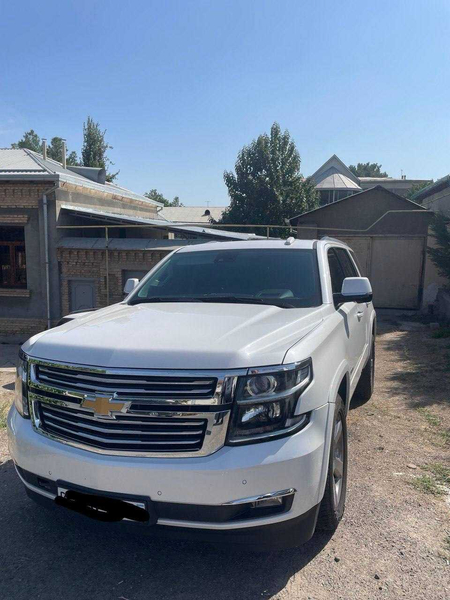 Продам автомобиль Chevrolet Tahoe, 2020 года выпуска, белого цвета.