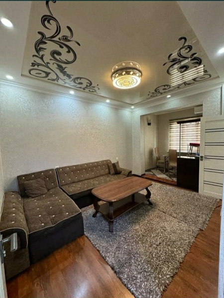 Chilonzor 3. Shkola 3 komnati. 3/1'5. Balkon